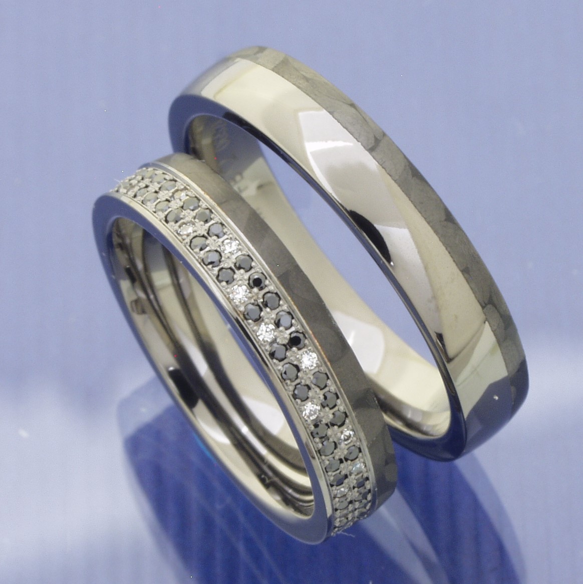 eheringe-shop - Trauringe aus Carbon & 585 Graugold mit Brillanten ...